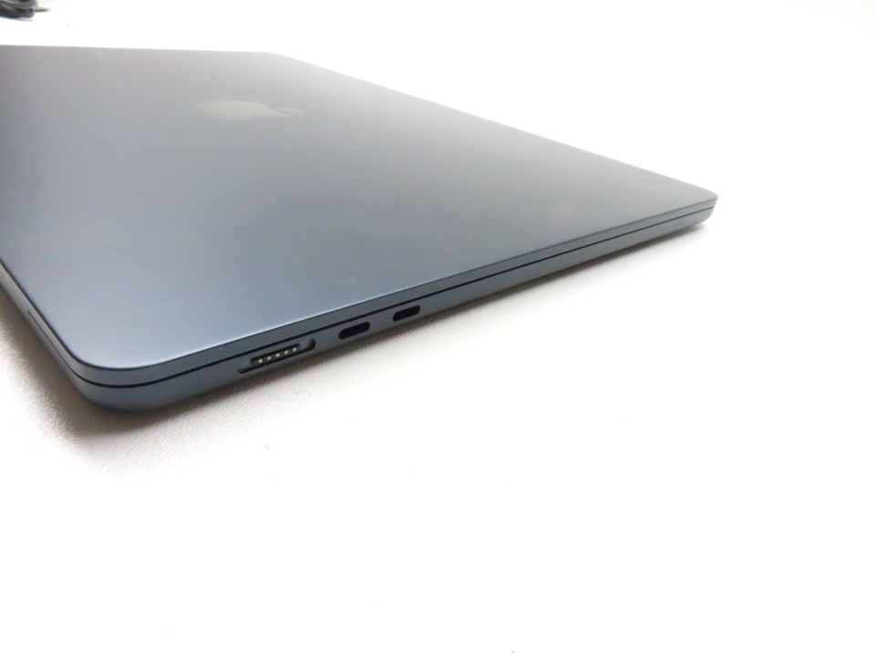 Apple MacBook Air A3114 2024 15" M3 10-Core GPU 8GB RAM 256GB SSD | eBay