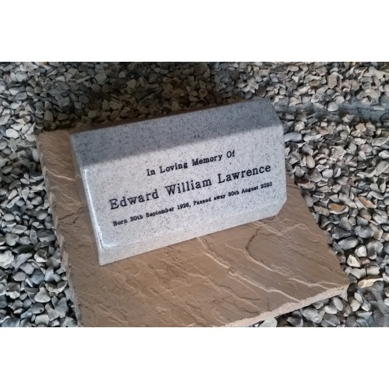 MEMORIAL WEDGE HEADSTONE GRAVE MARKER WITH PERSONALISED INSCRIPTION ...