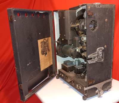 16mm Holmes Type 12 Projector W/Intermittent Movement With Tube ...