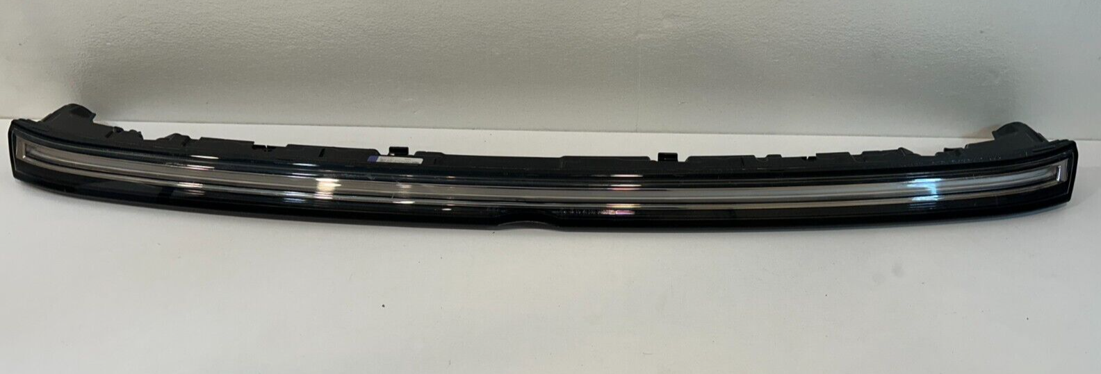 OEM 22-23 Volkswagen Atlas FRONT Light bar OEM 3CN-941-653-B | eBay