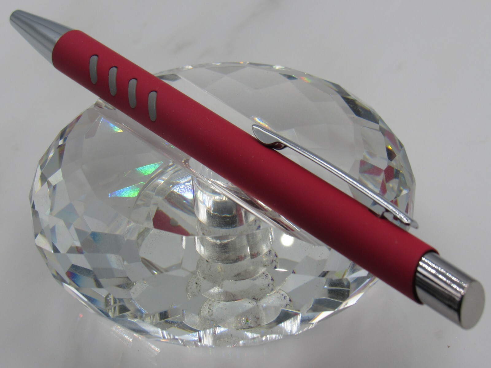 SET OF 2 - BEAUTIFUL LIGHT WEIGHT RUBBERIZED BODY RED CLICK BALL POINT ...