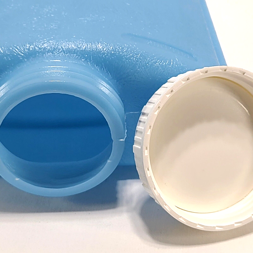 Igloo Little Playmate Canteen Blue Refreeze Ice Pack Water Freeze ...