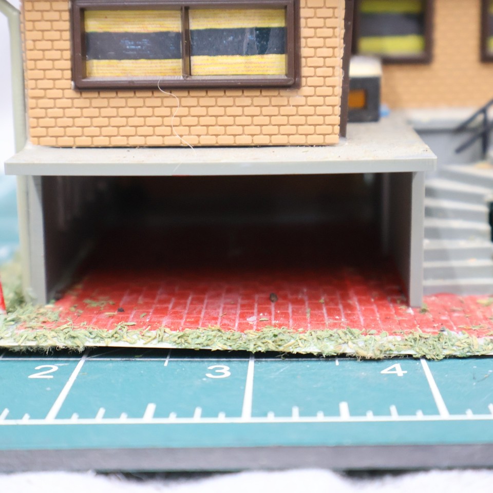 Vintage Heljan HO Scale Two Story House w/ Garage Model Train Layout ...