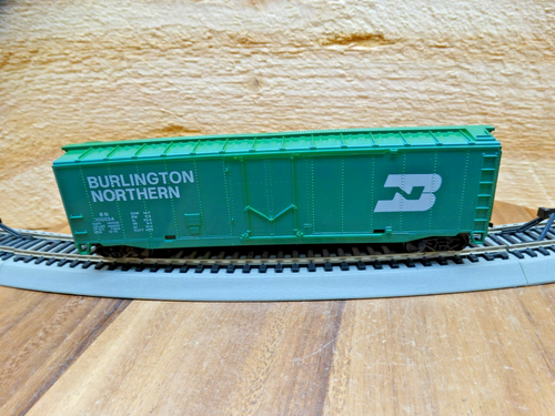 AHM HO Scale 53' Burlington Northern BN 100024 Box Car | eBay