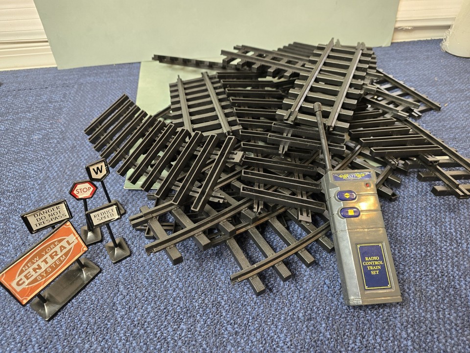 Locomotive Scientific Toys 2050 Train Engine & Box Car G scale w/ Track ...