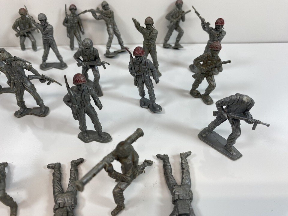 24 Vintage MPC Gray ww2 German Plastic Army Men Soldiers Lot | eBay