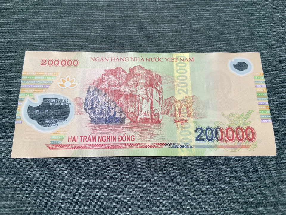 200,000 VIETNAM DONG Polymer Banknote, 200K VND currency, Viet Nam ...