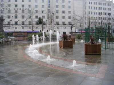 Photo 6x4 Water Feature - City Square Leeds/SE3034 c2008 | eBay UK