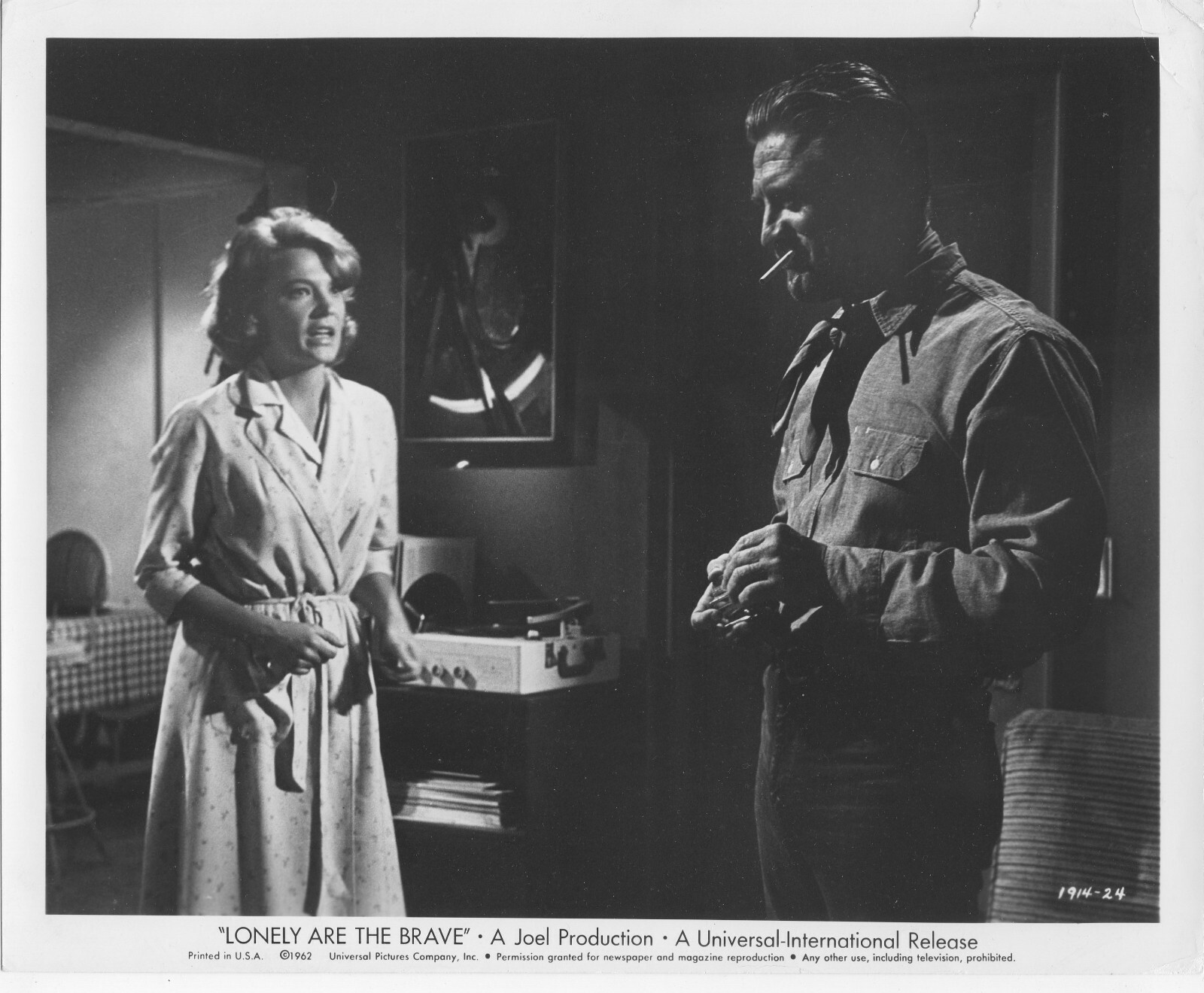LONELY ARE THE BRAVE orig1962 studio photo w. caption KIRK DOUGLAS/GENA ...