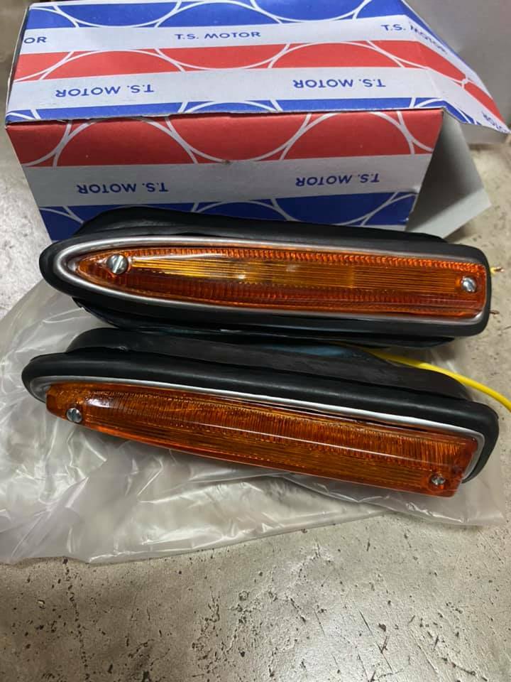 DATSUN 510 520 521 1600 BLUEBIRD FRONT SIDE MARKER LIGHTS LAMPS | eBay