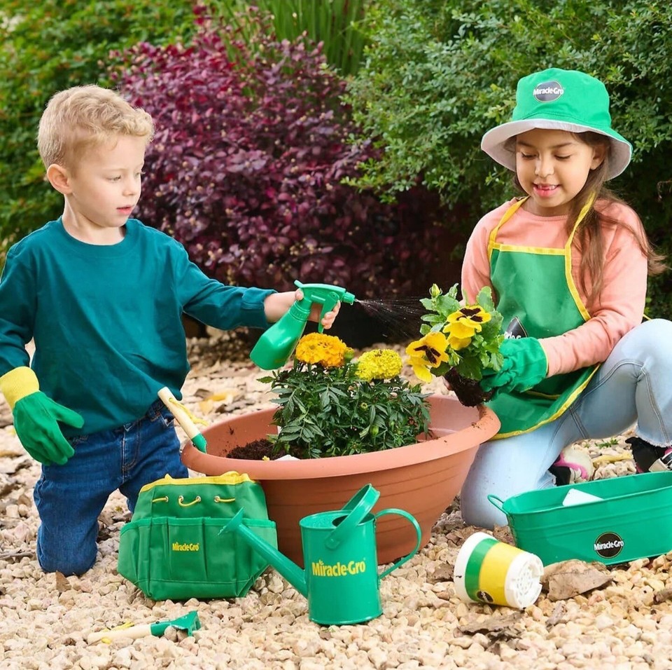 NEW Miracle Gro Kids’ Garden 23 Piece Tool Set, SGH035-MG FREE SHIPPING ...