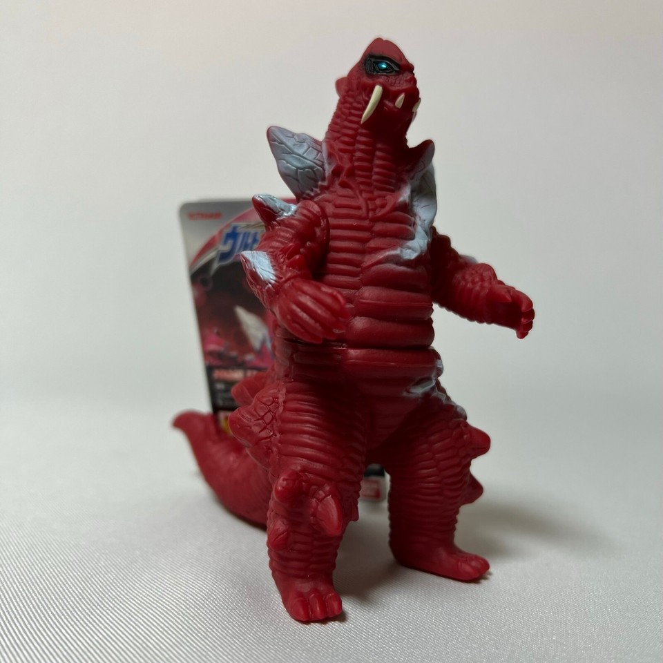 Bandai Ultraman Decker Ultra Monster Series 181 Sphere Red King Figure ...