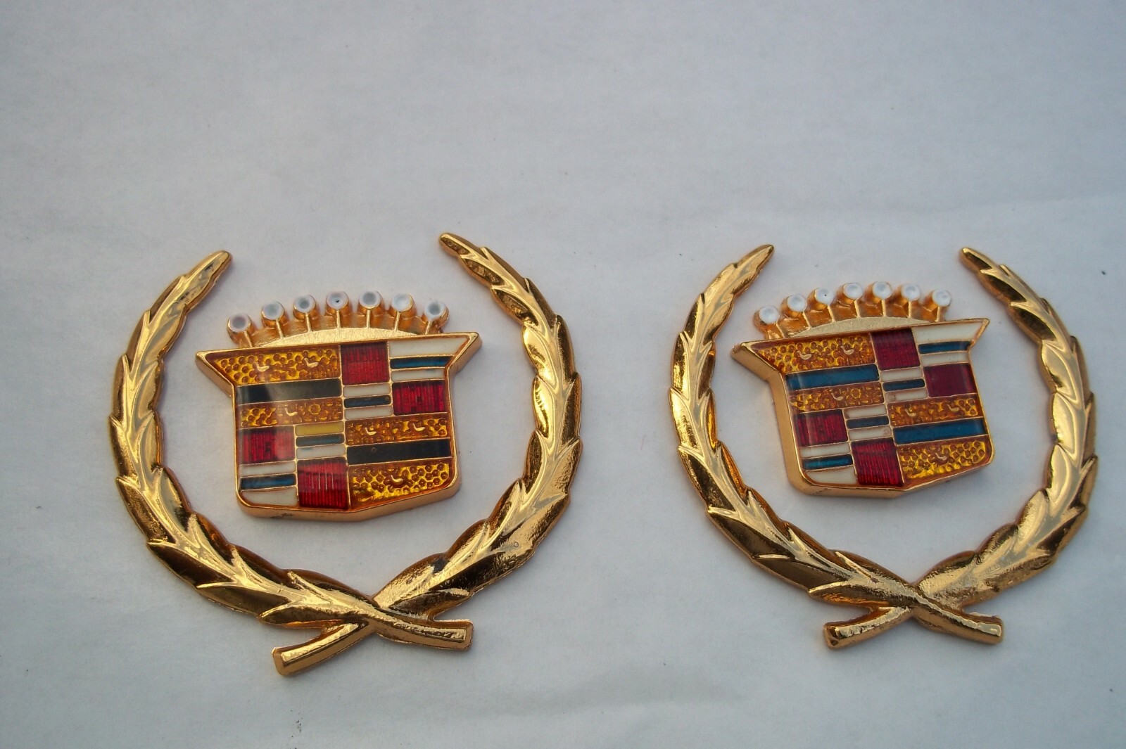 NEW 70s 80s 90s CADILLAC ROOF PANEL CREST WREATH EMBLEM SET 4 PCS. | eBay