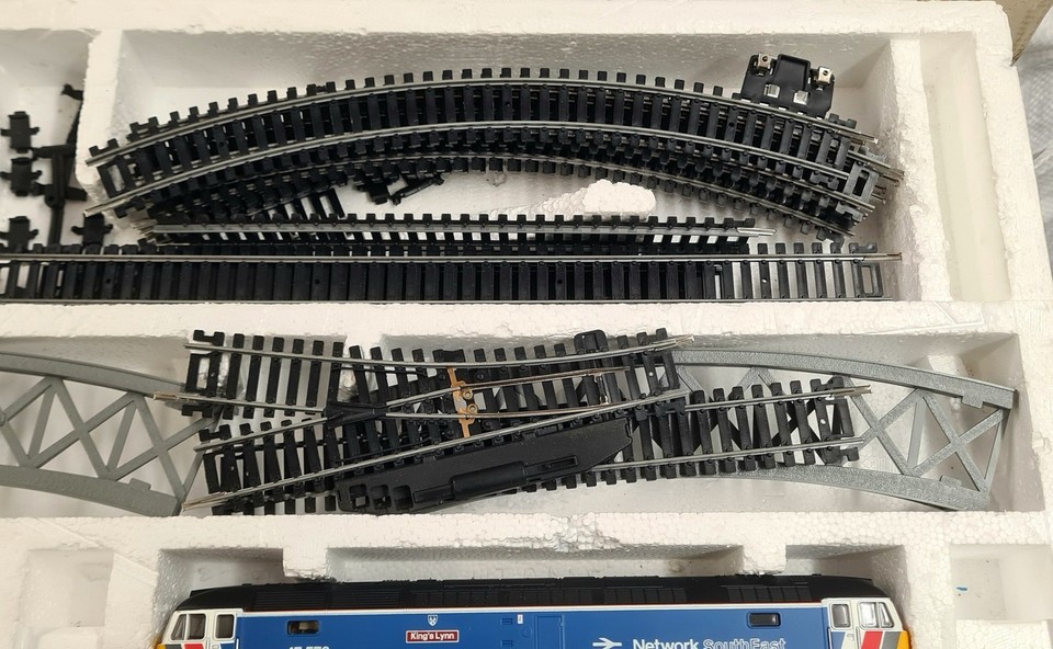Lima Models Train Set Network SouthEast with Tracks and Bridge - #1003 ...