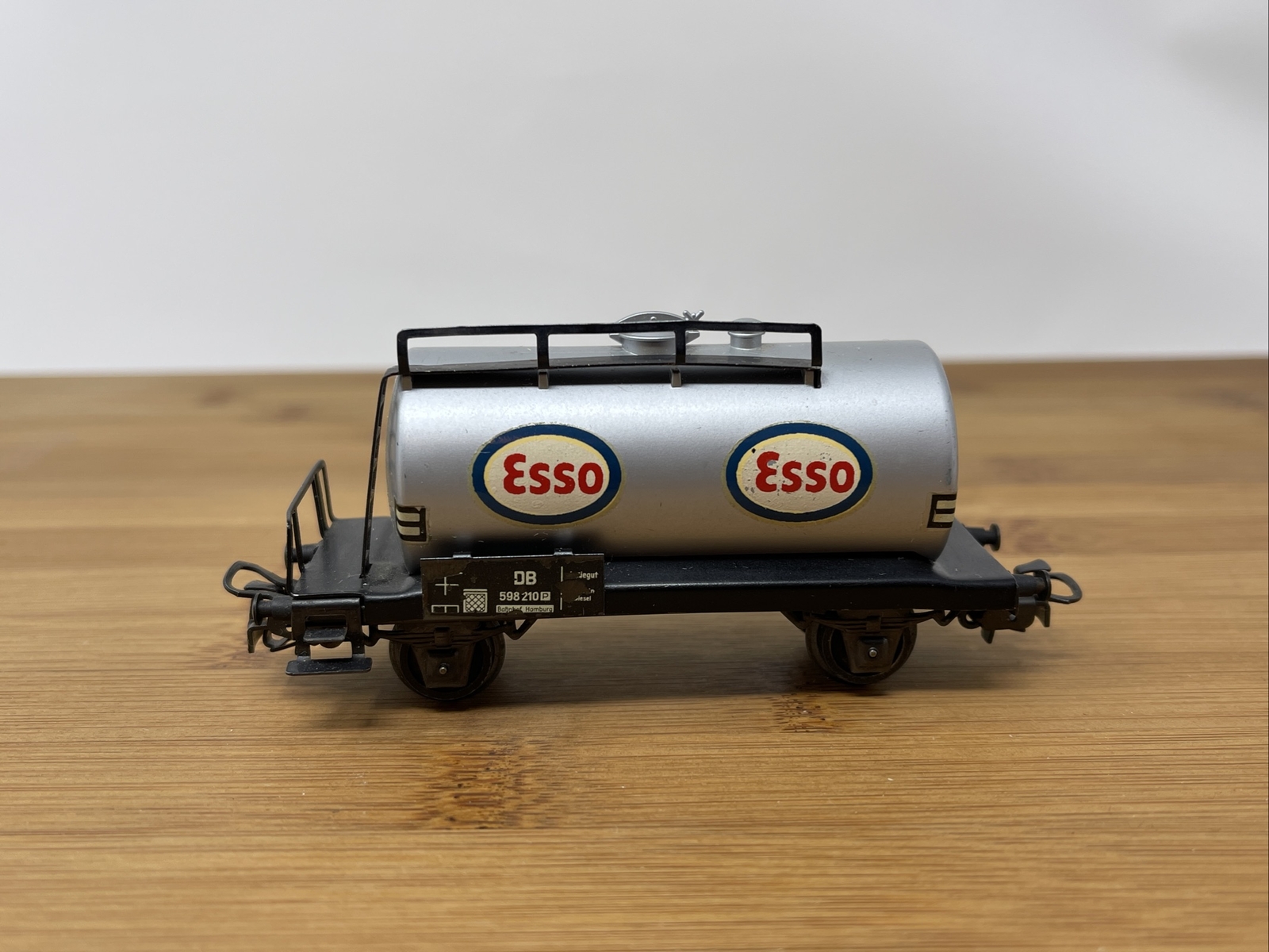 Marklin HO Scale ESSO Tank Car #4501 DB 599 304 | eBay