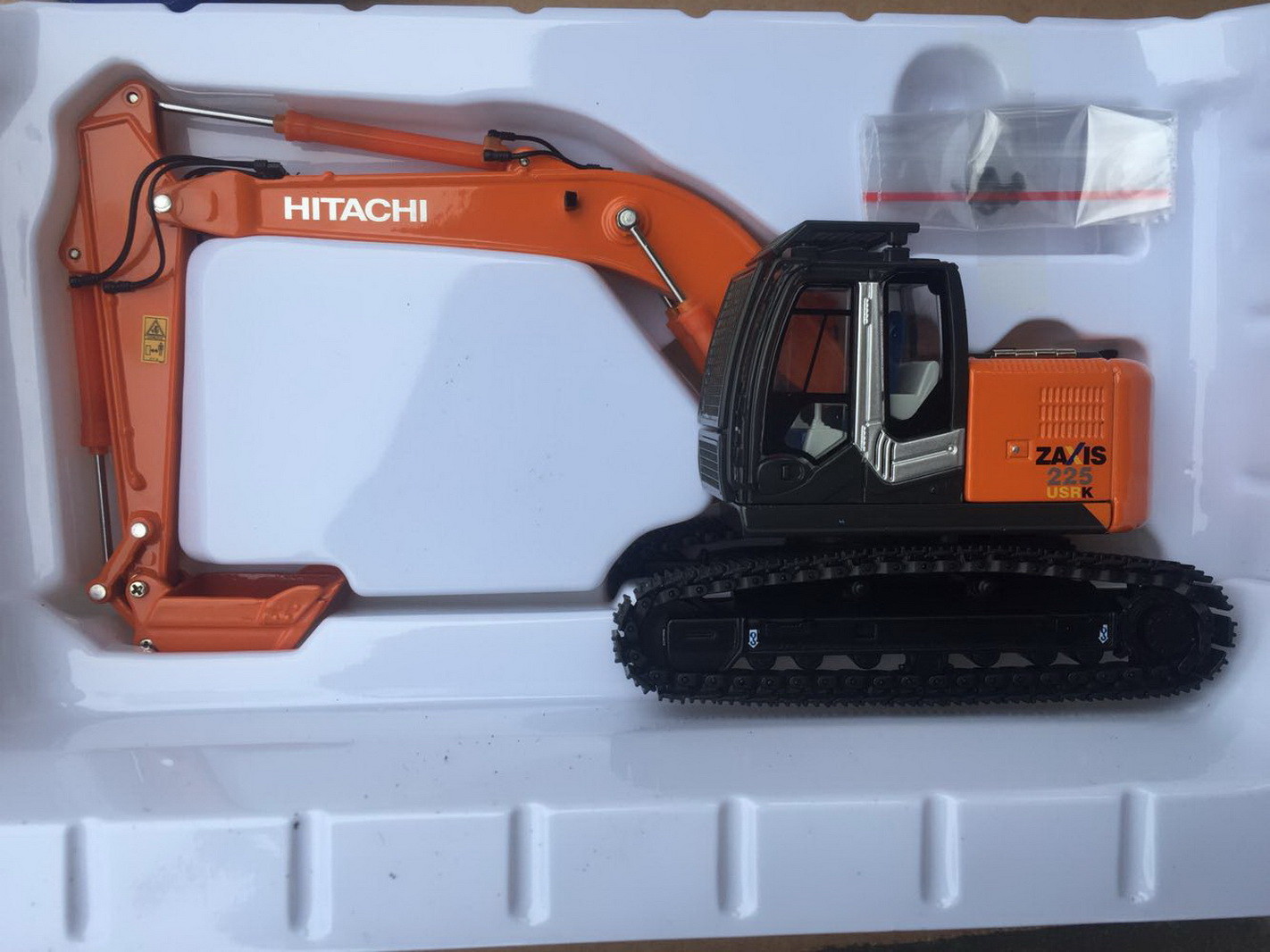 1/50 Hitachi ZAXIS 225 USRK Hydraulic Excavator Metal Tracks Diecast ...