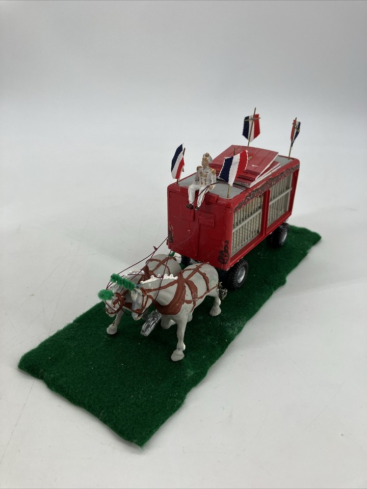 READ HO? CIRCUS TRAIN WAGON Kangaroo Cage Street Parade Bandwagon ...