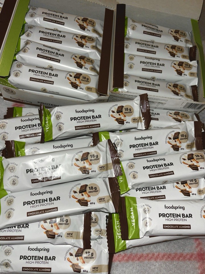 Foodspring Protein Bar 12 Riegel x 60g Eiweißriegel Chocolate Almond ...