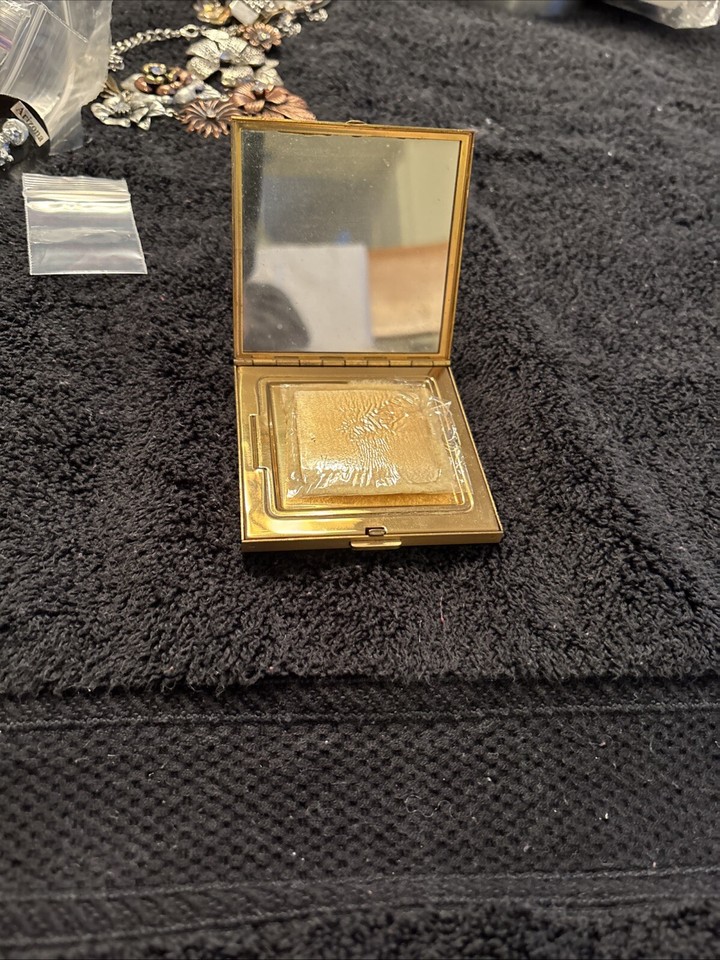 Vintage makeup compact-Volupte Rare Gorgeous Rhinestones Gold Tone ...