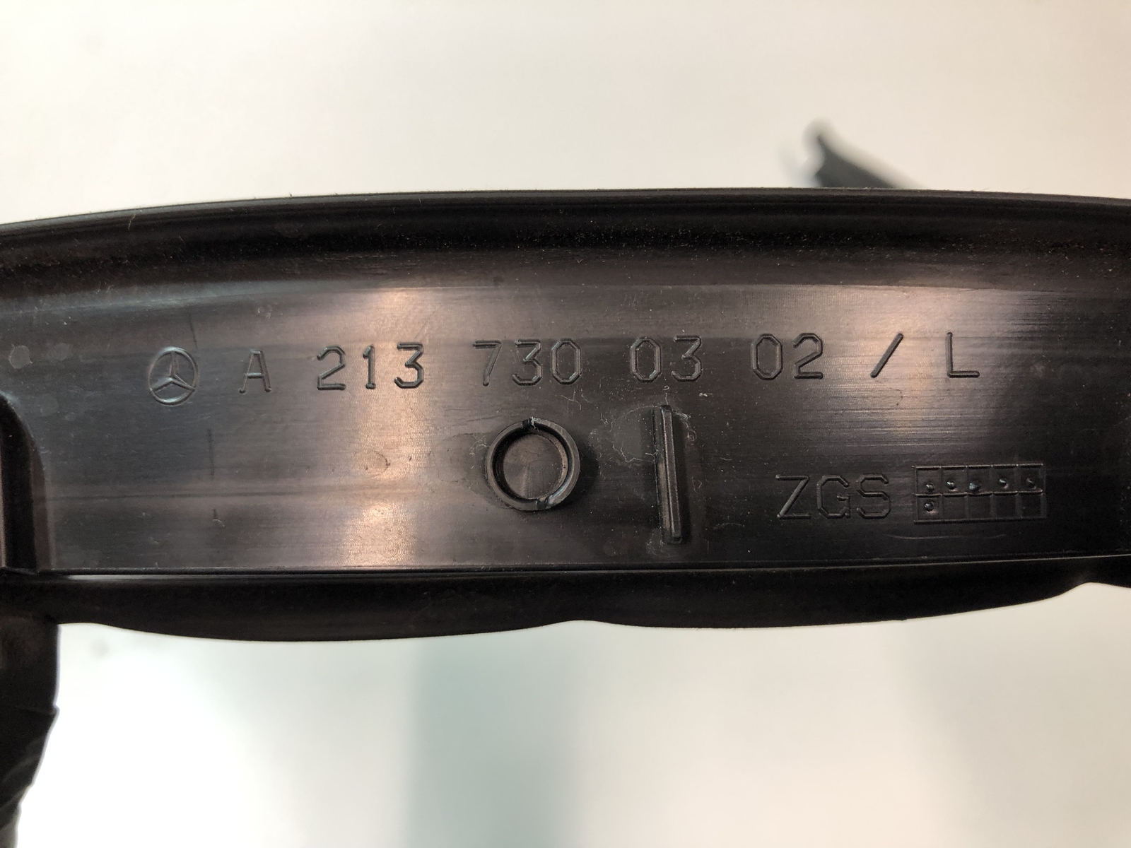 Abdeckleiste Gummi Leiste Tür vorne Links Mercedes W213 A2137300302 ...