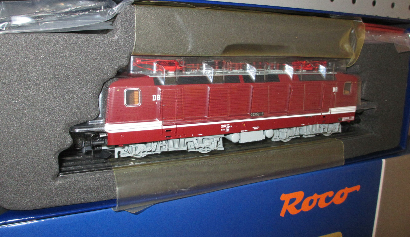 Roco H0 74189 73062 DR E-Lok BR 243 , Reisezugwagen „Vindobona“ Epoche ...