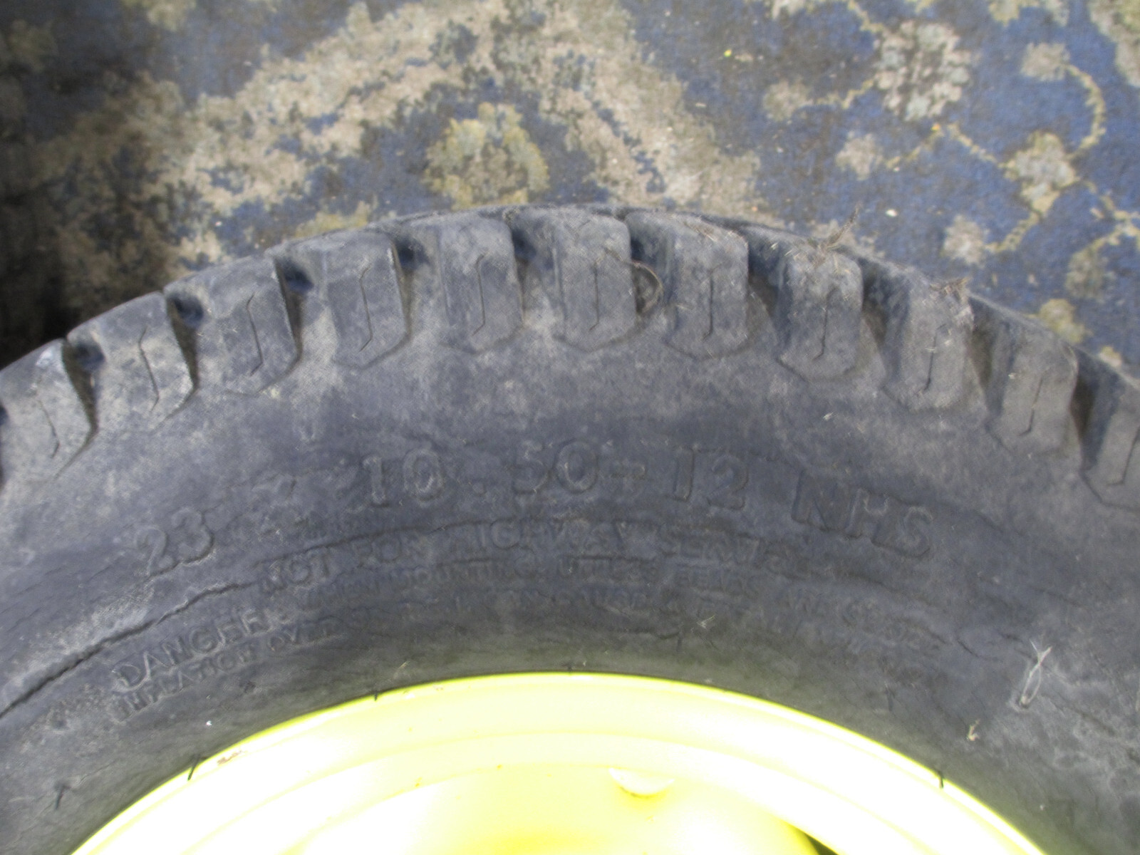 John Deere 325 345 GT235 GT262 GX335 23X10.5-12 2 Rear Turf Tire + Rims ...