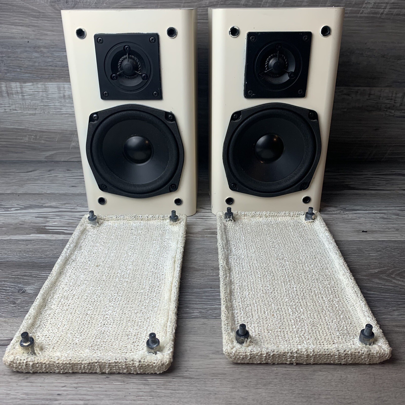 KLH Pair 2 Way KLH Model AV-1001B Book Shelf Speakers Deep Bass Dome ...