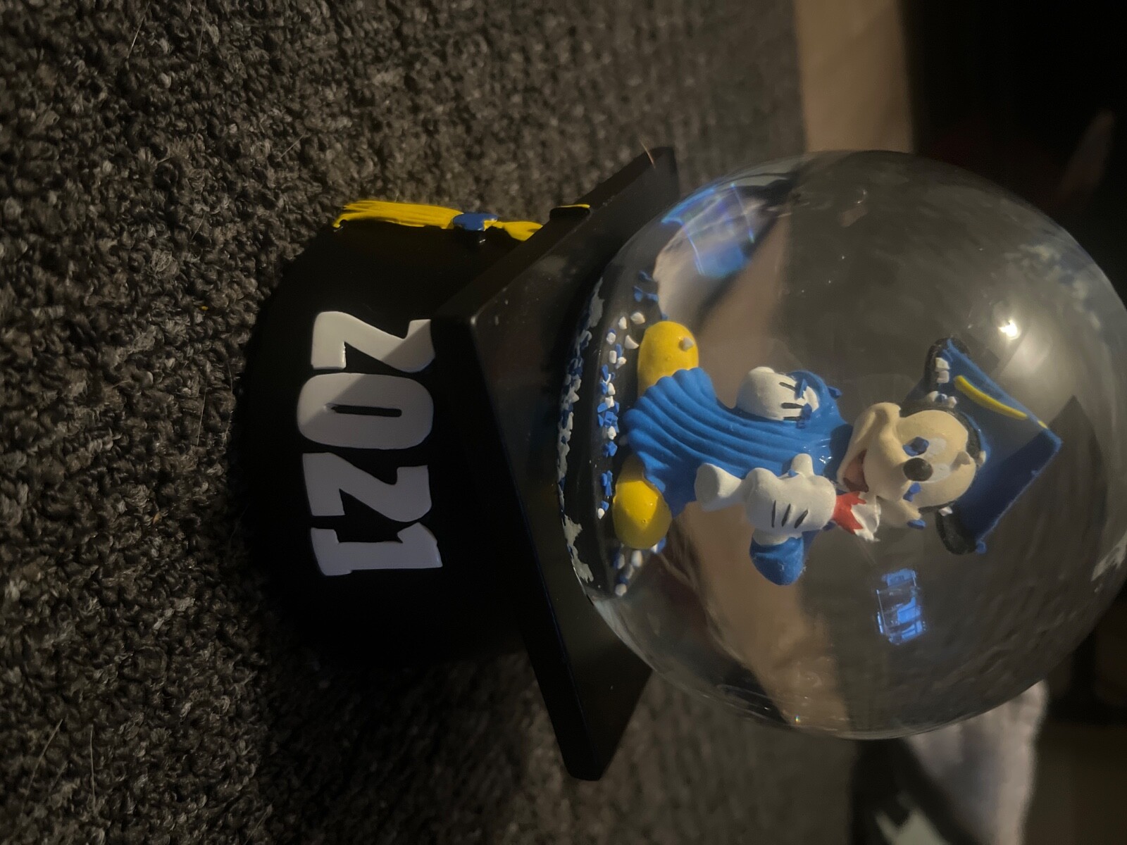 DISNEY Mickey Mouse 2021 Graduation Snow Globe Plays Pomp ...