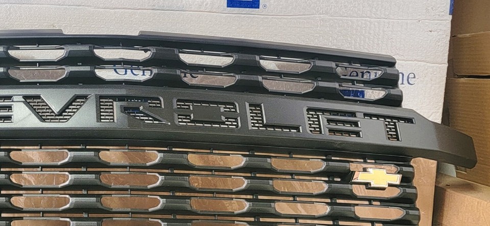 2019-2022 Chevy Silverado 1500 Grille OEM 84401129 WT Black Textured ...