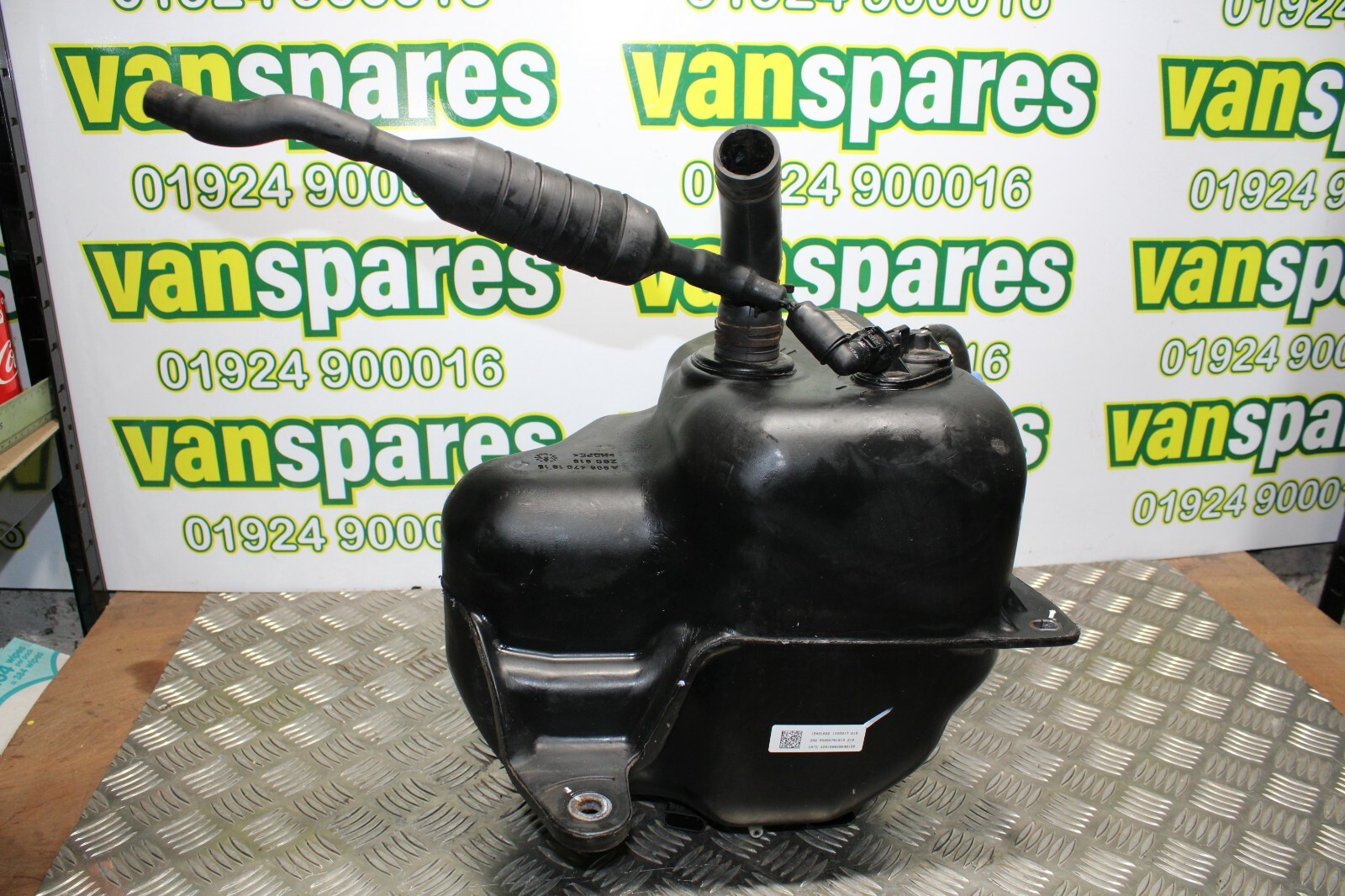 VW CRAFTER ADBLUE TANK GENUINE EURO 6 WITH PUMP + SENSOR A9064701815 ...