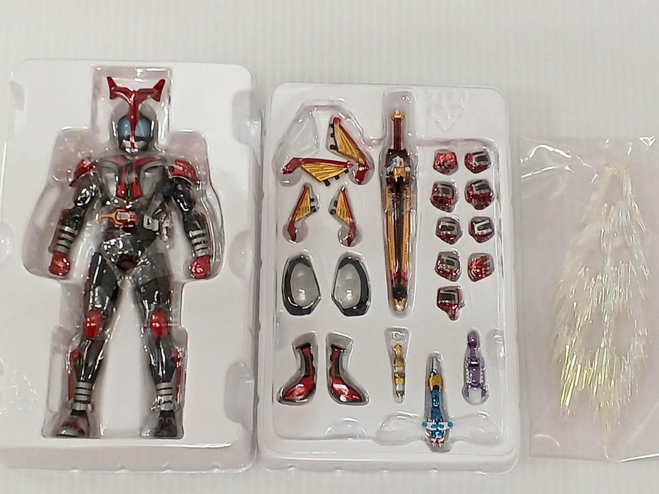 True Bone Sculpting Method Kamen Rider Kabuto Hyper Form Bandai Kx761 ...