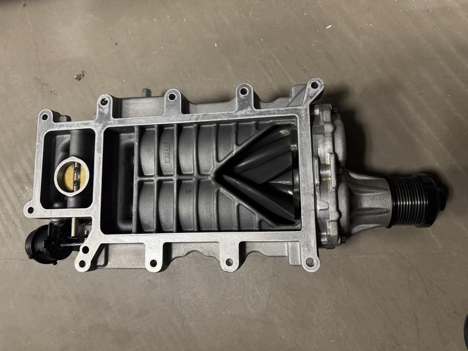 OEM FORD SUPERCHARGER HEAD UNIT 2013-2014 FORD MUSTANG GT500 DR3Z-6F066 ...