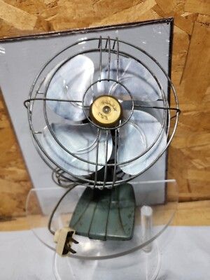 Antique AC Gilbert Co Cat. A420 Polar Cub 8" Oscillating Table Fan P ...
