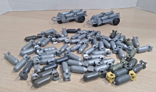 16-03 MONOGRAM 1:48 Scale BOMBS & TROLLEYS Plastic Model PARTS JUNKYARD ...