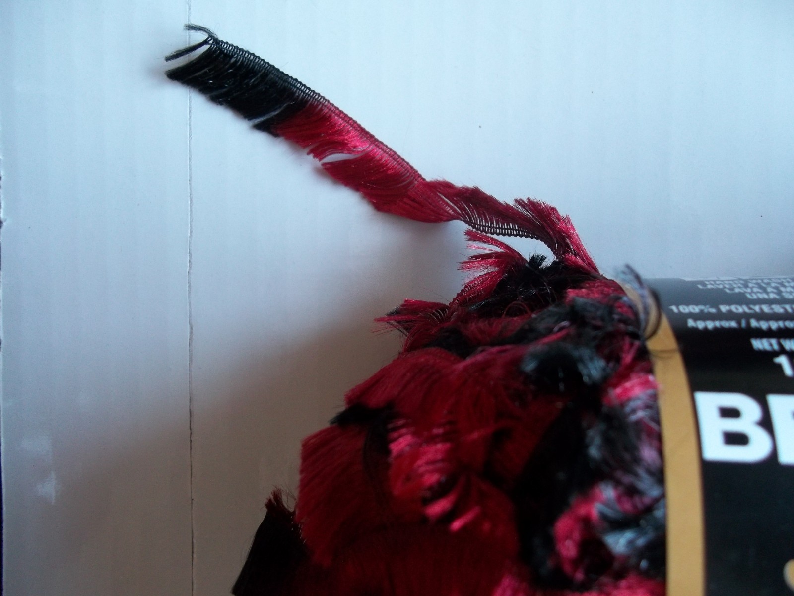 Bernat Boa Yarn, Cardinal (red/black), 2 large sk (129 yds each) | eBay