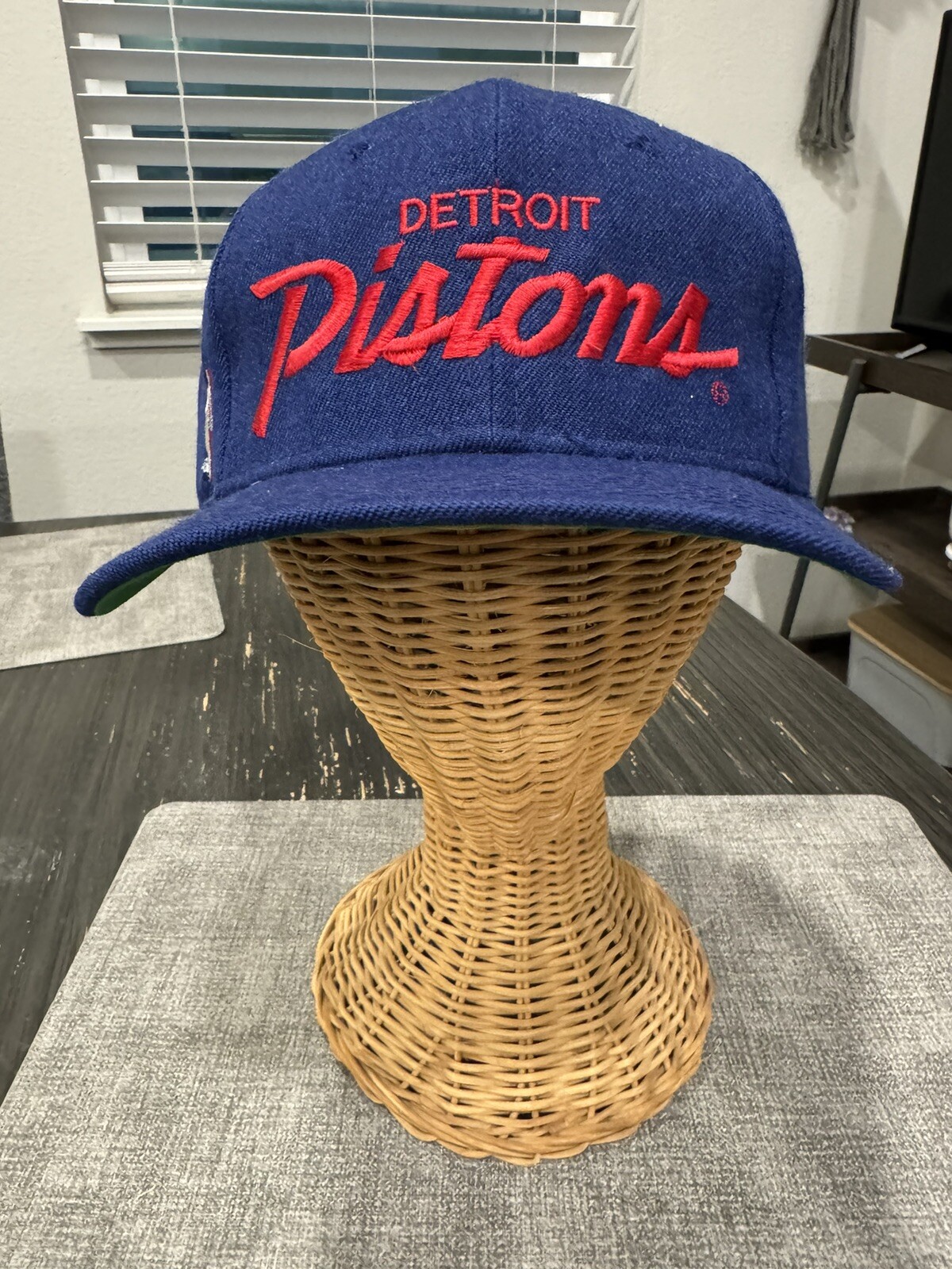 Vintage Detroit Piston Singe Line Script Sports Speci… - Gem