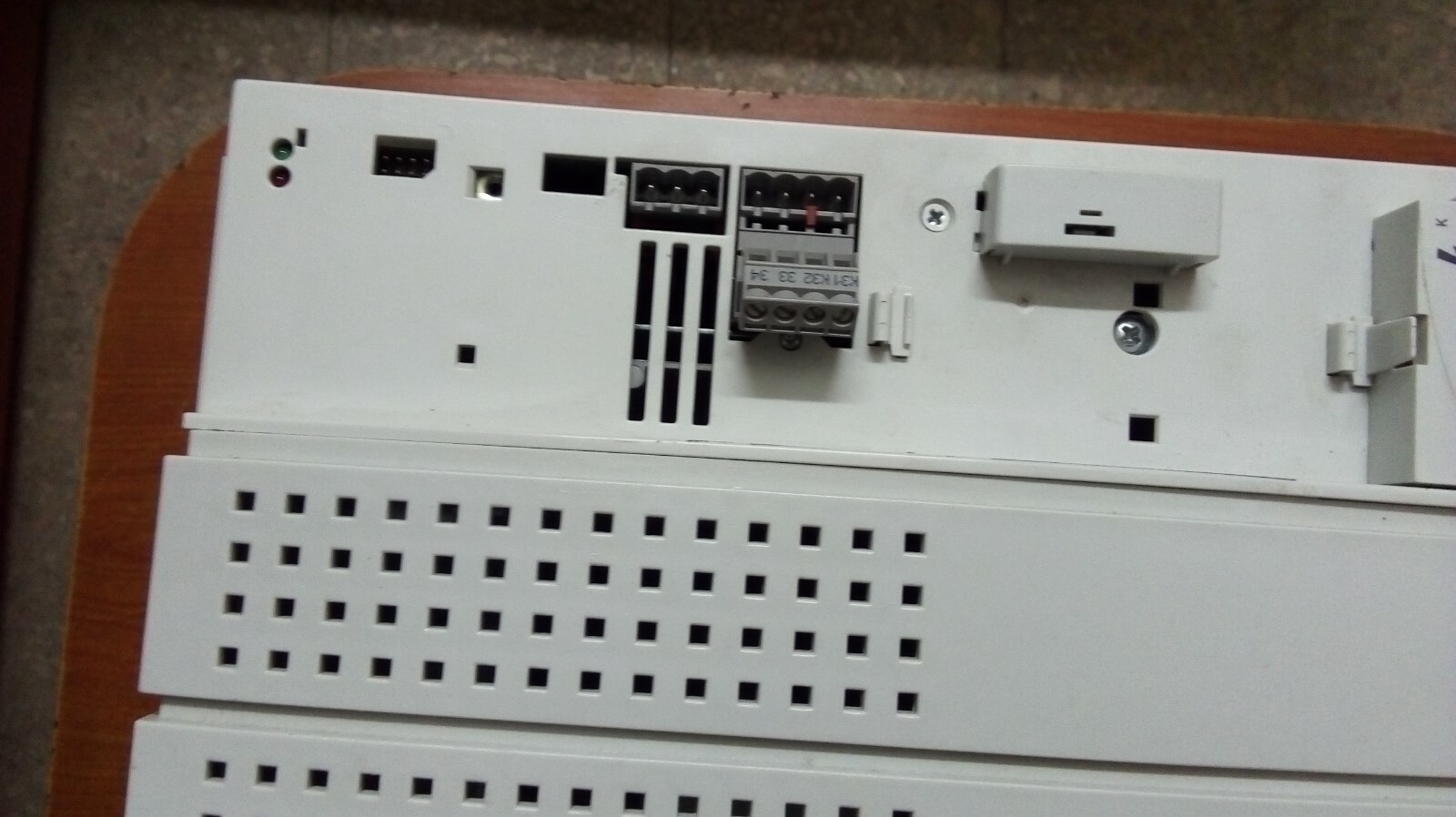 Lenze 8200 Vector frequency inverter 15 Kw. - Type : E82EV153K4B201 ...