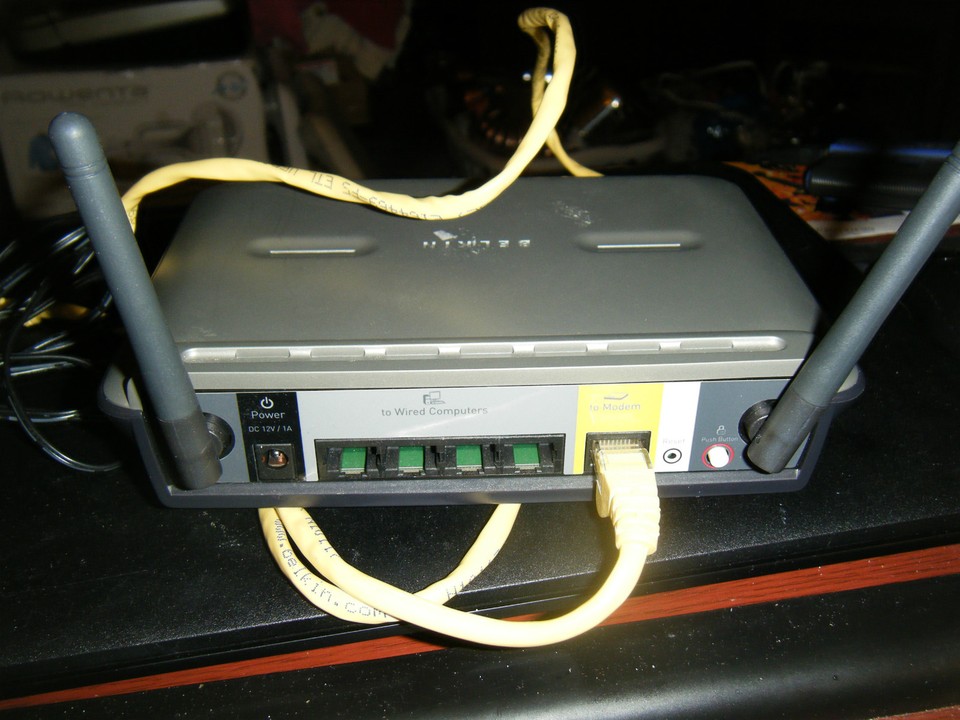 Belkin F5D9230-4 54 Mbps 4-Port 10/100 Wireless G + MIMO Router ...