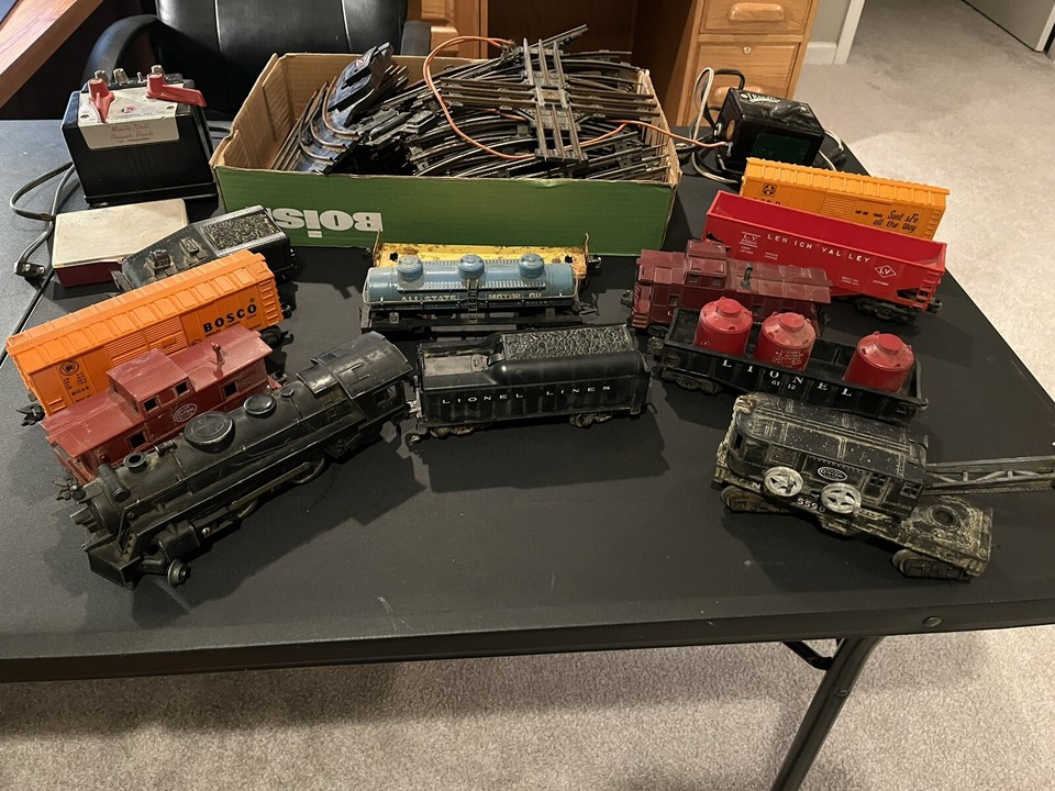 Vintage Lionel & Marx Train Lot 40 X Track, 1 Engine, 11 Cars, 2 Power ...