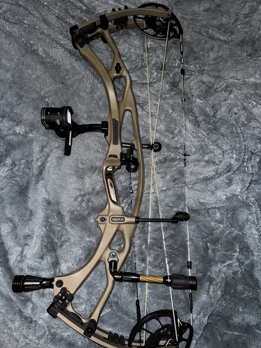 Hoyt RX7 Ultra Hamskea Epsilon Ultraview Slider Compound Bow Setup 60 ...