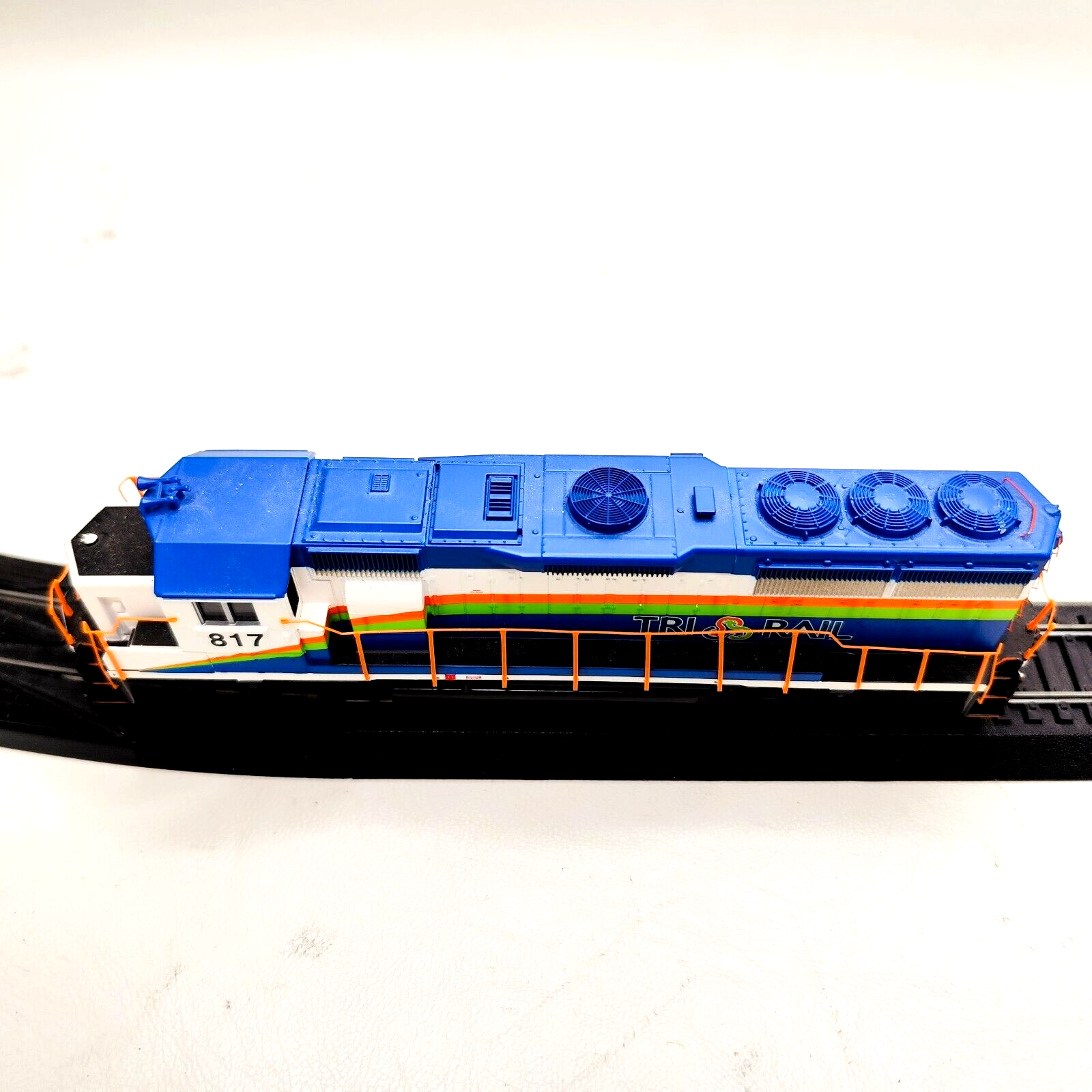 HO Athearn Florida Tri Rail EMD GP50 #817 Powered Engine Locomotive | eBay