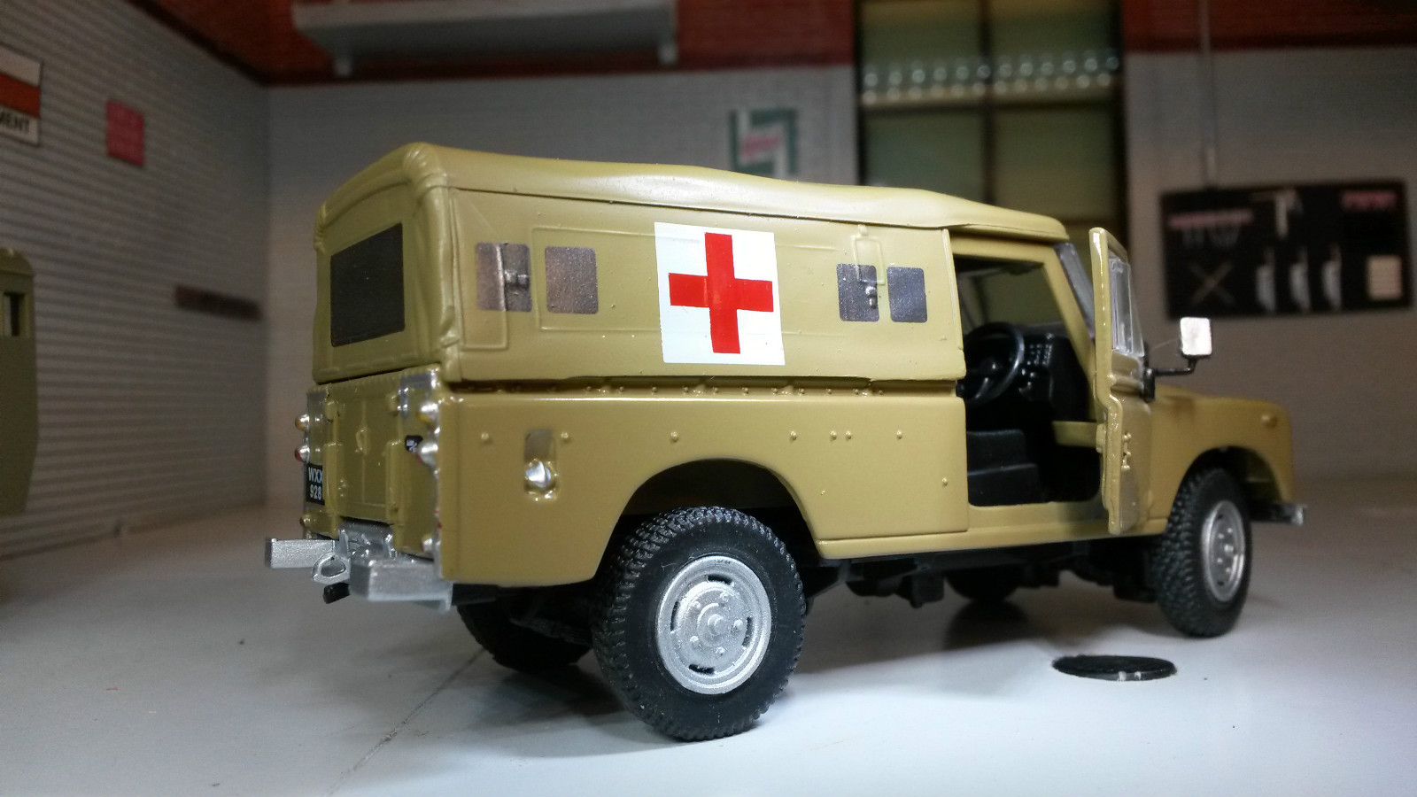 1:43 Scale Model Land Rover Series 2a 3 LWB 109 Army Ambulance Oxford ...