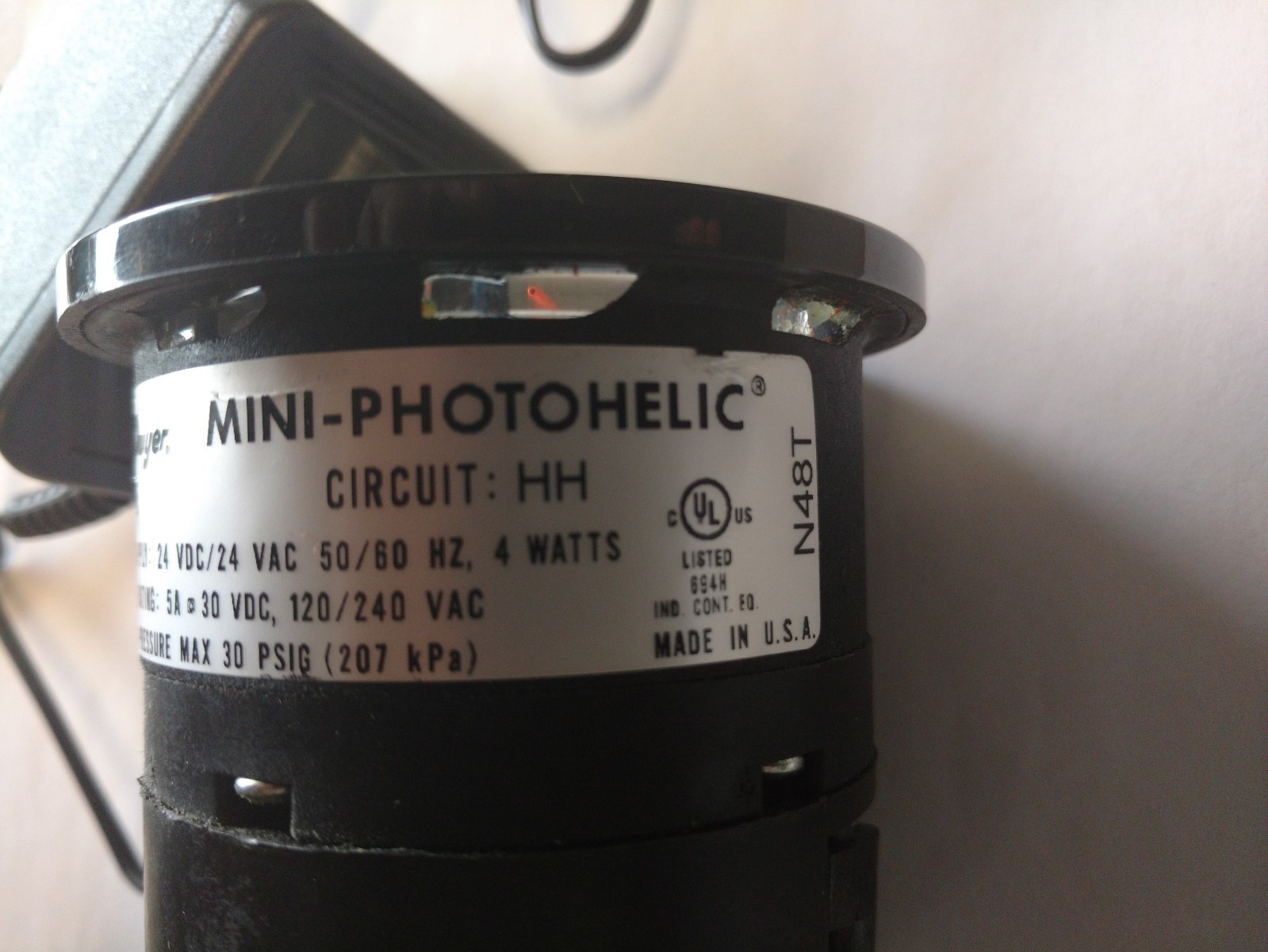 Dwyer Mini-Photohelic MP-005 Differential Pressure Switch Gauge #41A-24 ...