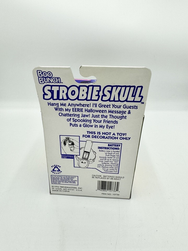 TRENDMASTERS Strobie Pirate Skull Chattering Red Eye Skull BRAND NEW ...