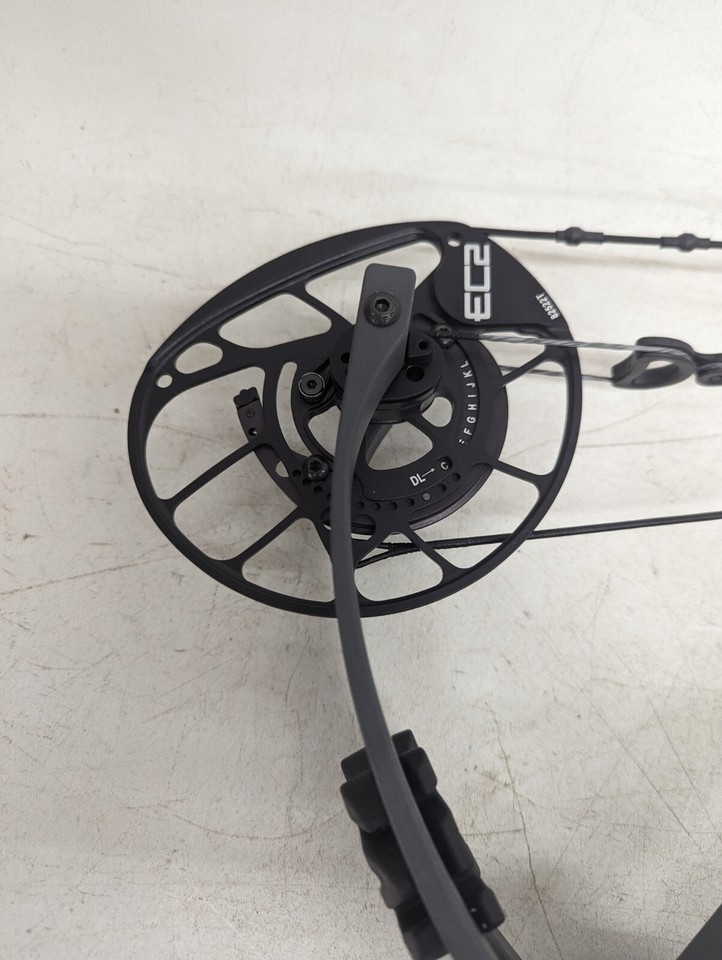 PSE Evolve 30 DS Right Handed 24.5-30 70lb Compound Bow Hunting Archery ...