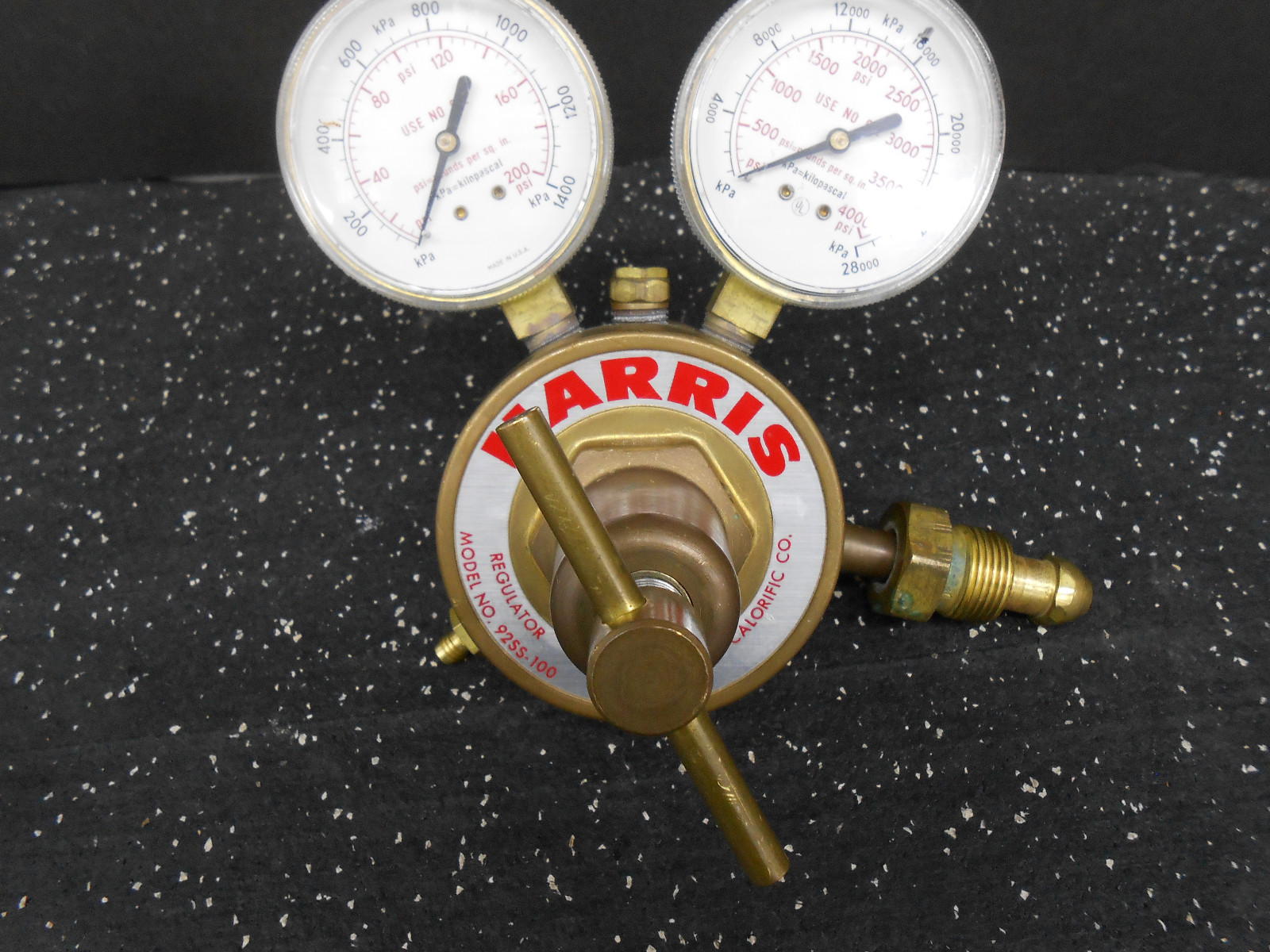 HARRIS CALORIFIC CO TWO STAGE REGULATOR 92SS-100 (1) | eBay