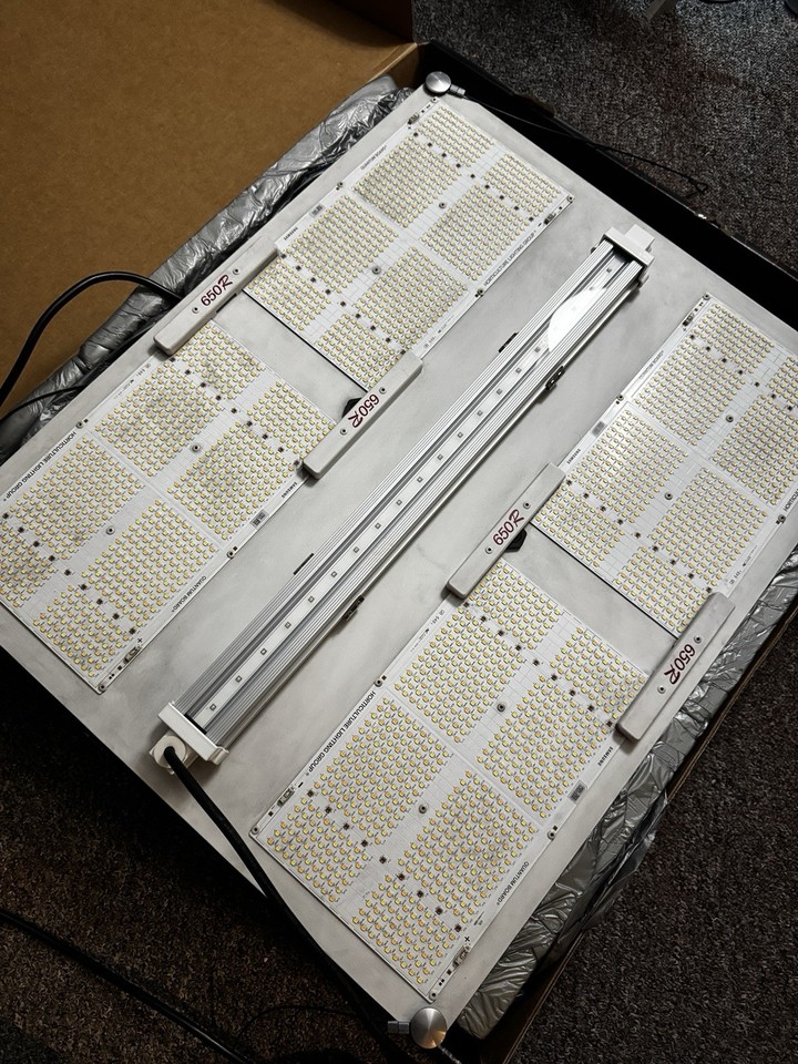 HLG 650R Diablo LED Light W/ Additional HLG 30 UVA Supplement Bar | eBay UK