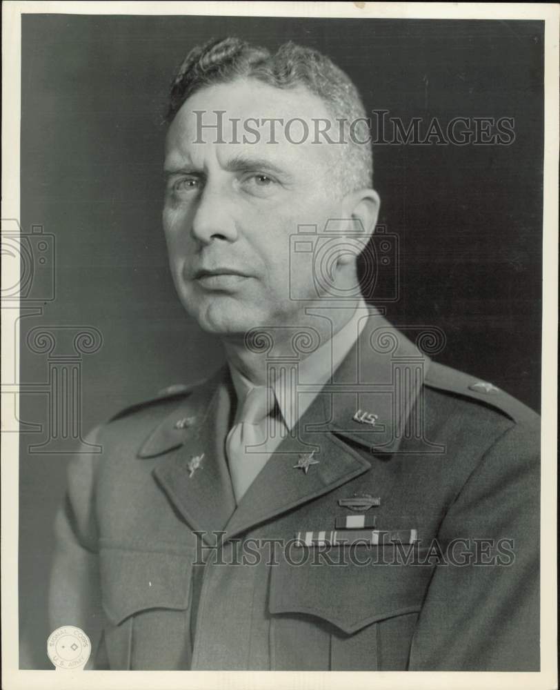 1956 Press Photo General Henry I. Hodes, Chief of Staff for U.S. 4th ...