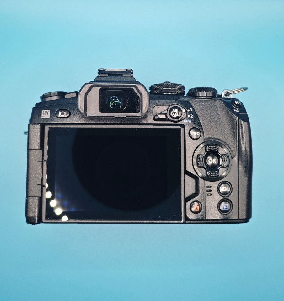 Olympus OM-D E-M1 Mark II 20MP Inkl. Objektiv 14-42mm f3,5-5,6 / Top ...