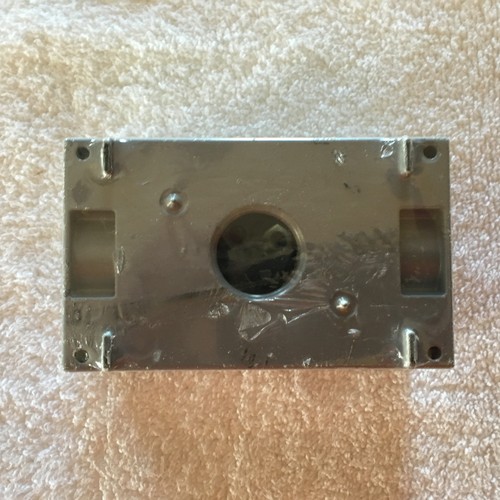 Cooper Crouse-Hinds TP7018 One Gang Weatherproof Outlet Box, Cast ...